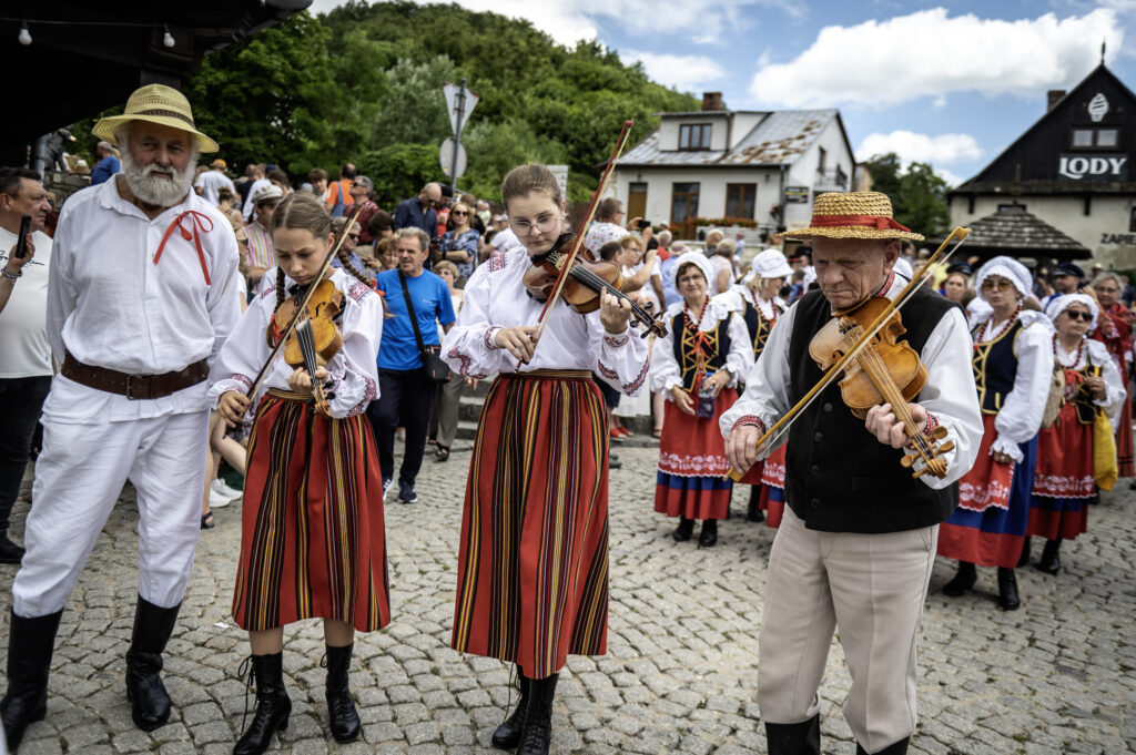 60. Ogólnopolski Festiwal Kapel i Śpiewaków Ludowych w Kazimierzu ...